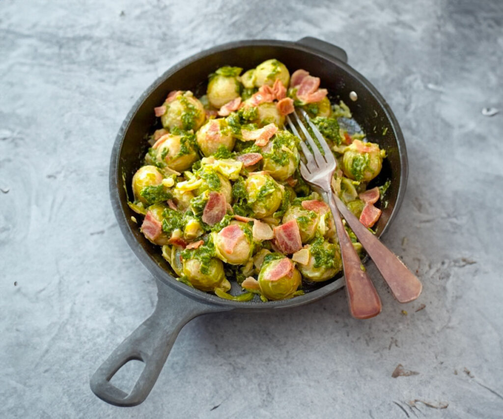 Choux de Bruxelles à la crème et aux lardons : une recette savoureuse ...